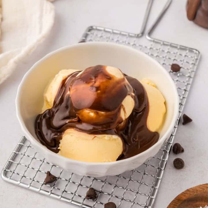 Easy Homemade Hot Fudge Sauce {Ready in 5 Minutes}