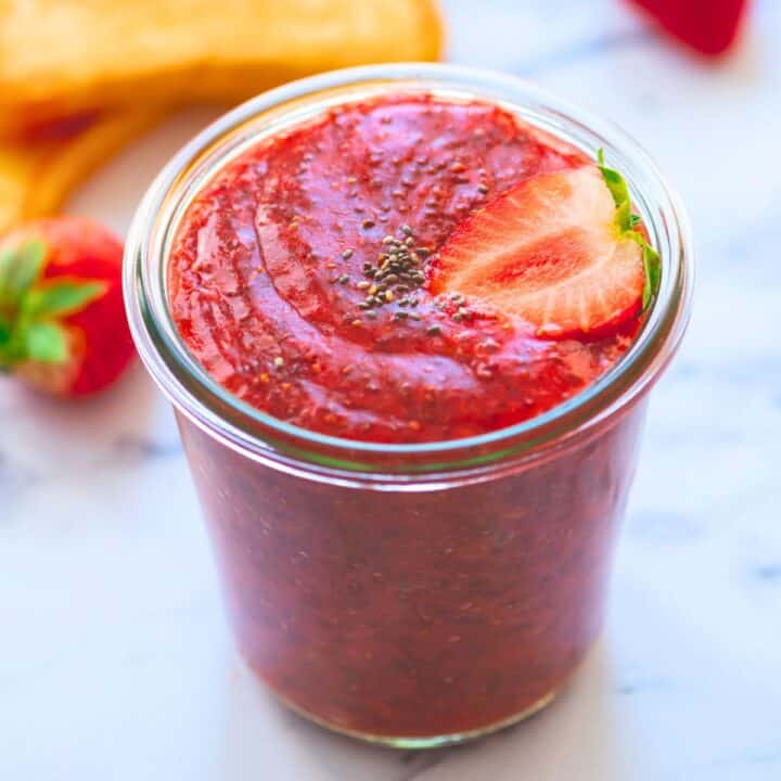 Easy Strawberry Chia Jam {Pectin-Free & Naturally Sweetened}